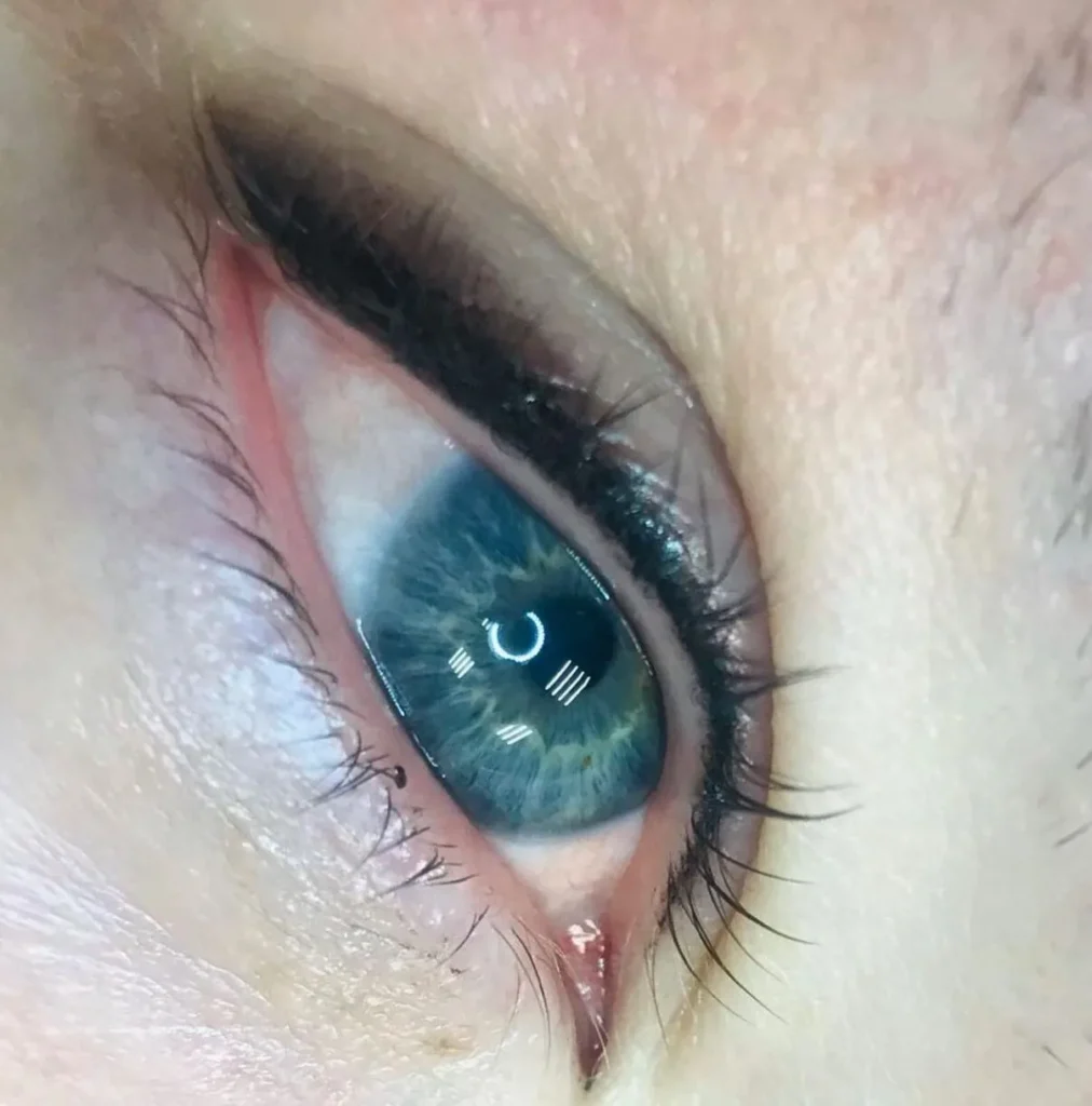 Do eyelashes grow back after tattoo?